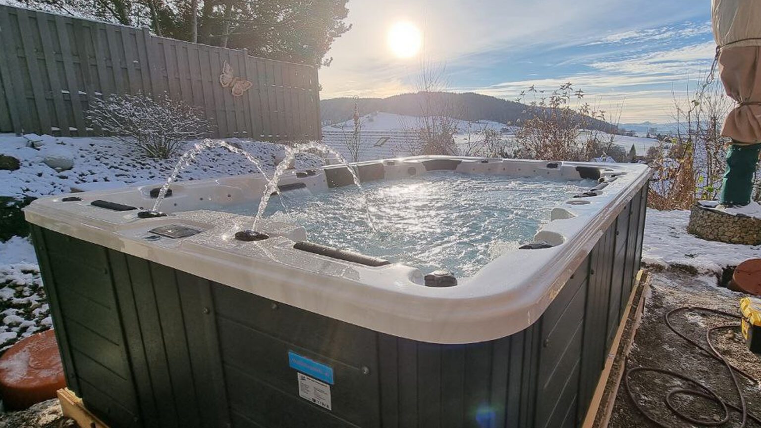 Outdoor Whirlpools und Schwimm-SPAs kaufen zu EU Preisen